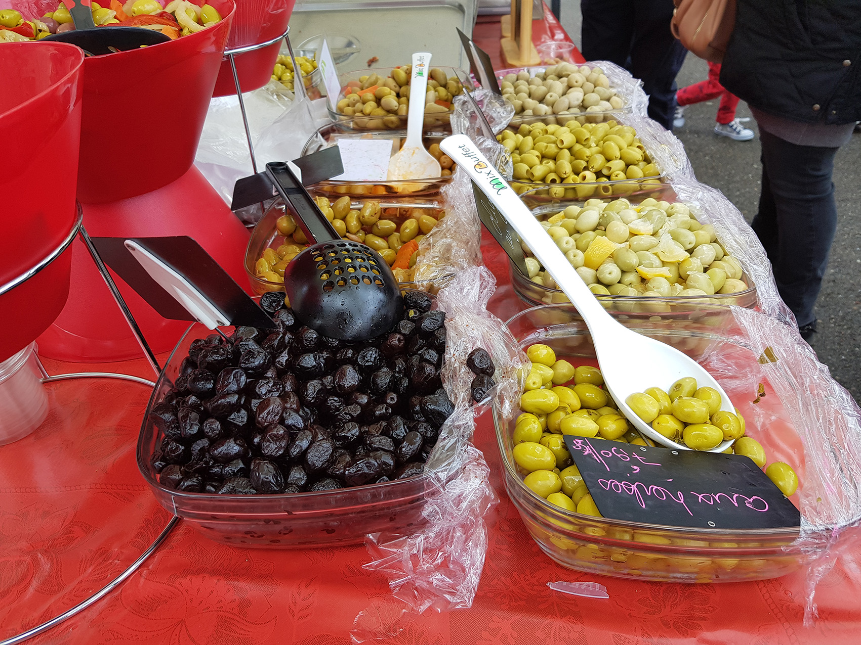 Marché hebdomadaire de Vauvert - Conseil départemental du Gard - www ...